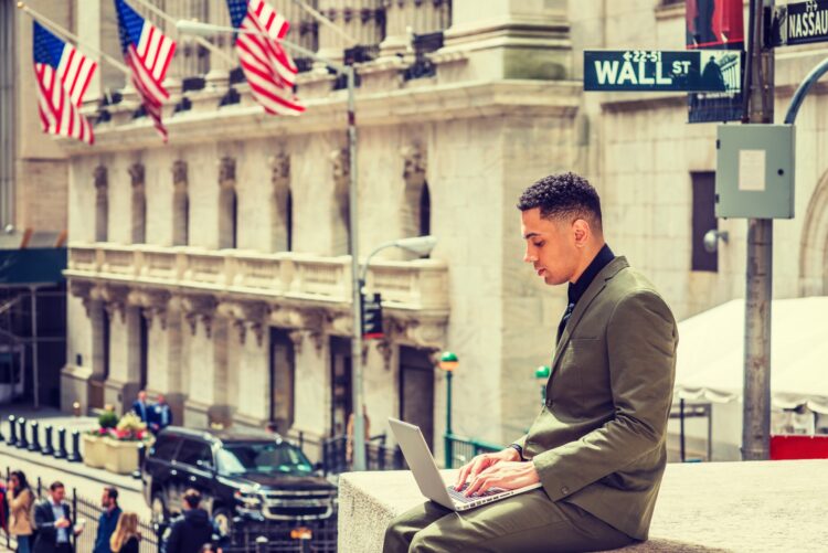 Job Hunting in the Wall Street? Here is what you should know - Hi Boox