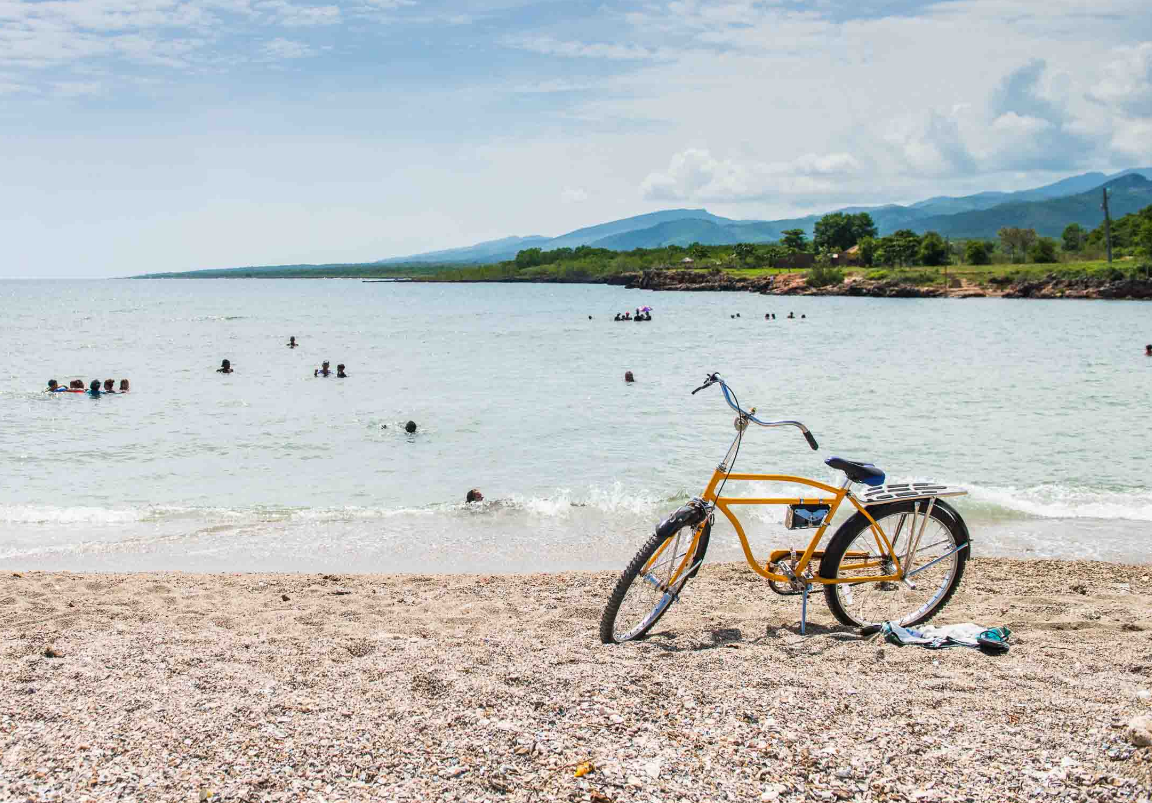 8 Tips for Safe and Carefree Biking to the Beach - 2024 Guide - Hi Boox