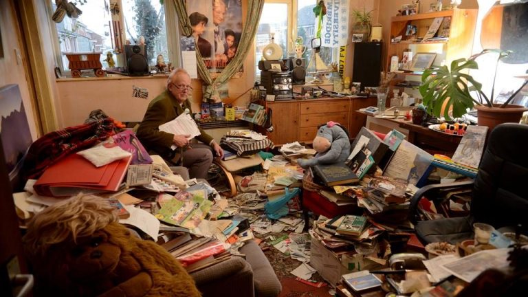 Hoarding Disorder: Causes and Treatment - Hi Boox