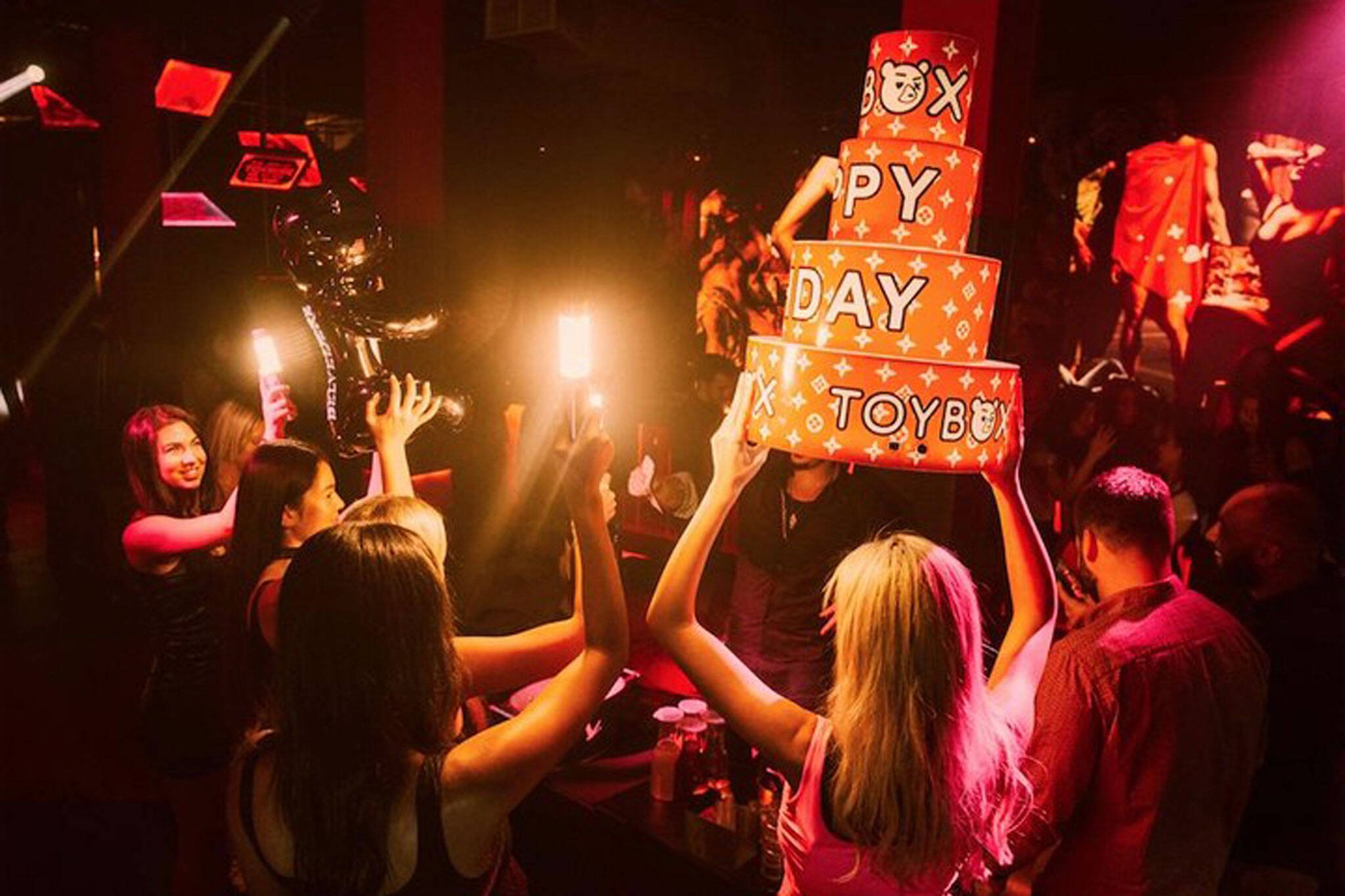6 Best Places For Clubbing In Toronto In 2025 - Hi Boox