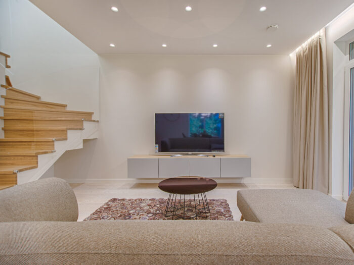 5 Tips for Choosing the Right TV Screen Size for your Room - Hi Boox