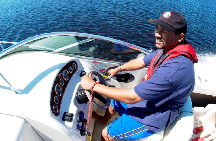 9 Summer Boating Safety Tips You Need to Know - Hi Boox