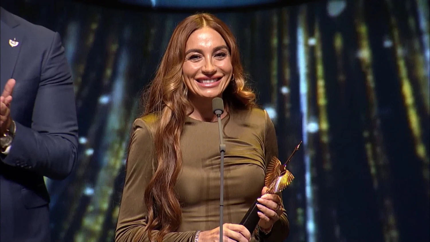 Arzu Aliyeva Explains How Social Media Changed Poetry - Hi Boox