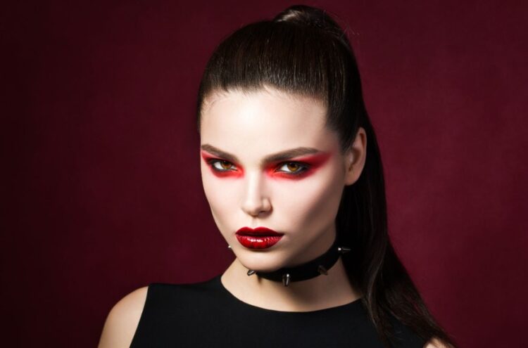 Achieving Vampire Halloween Makeup with the Perfect Coloured Contacts ...
