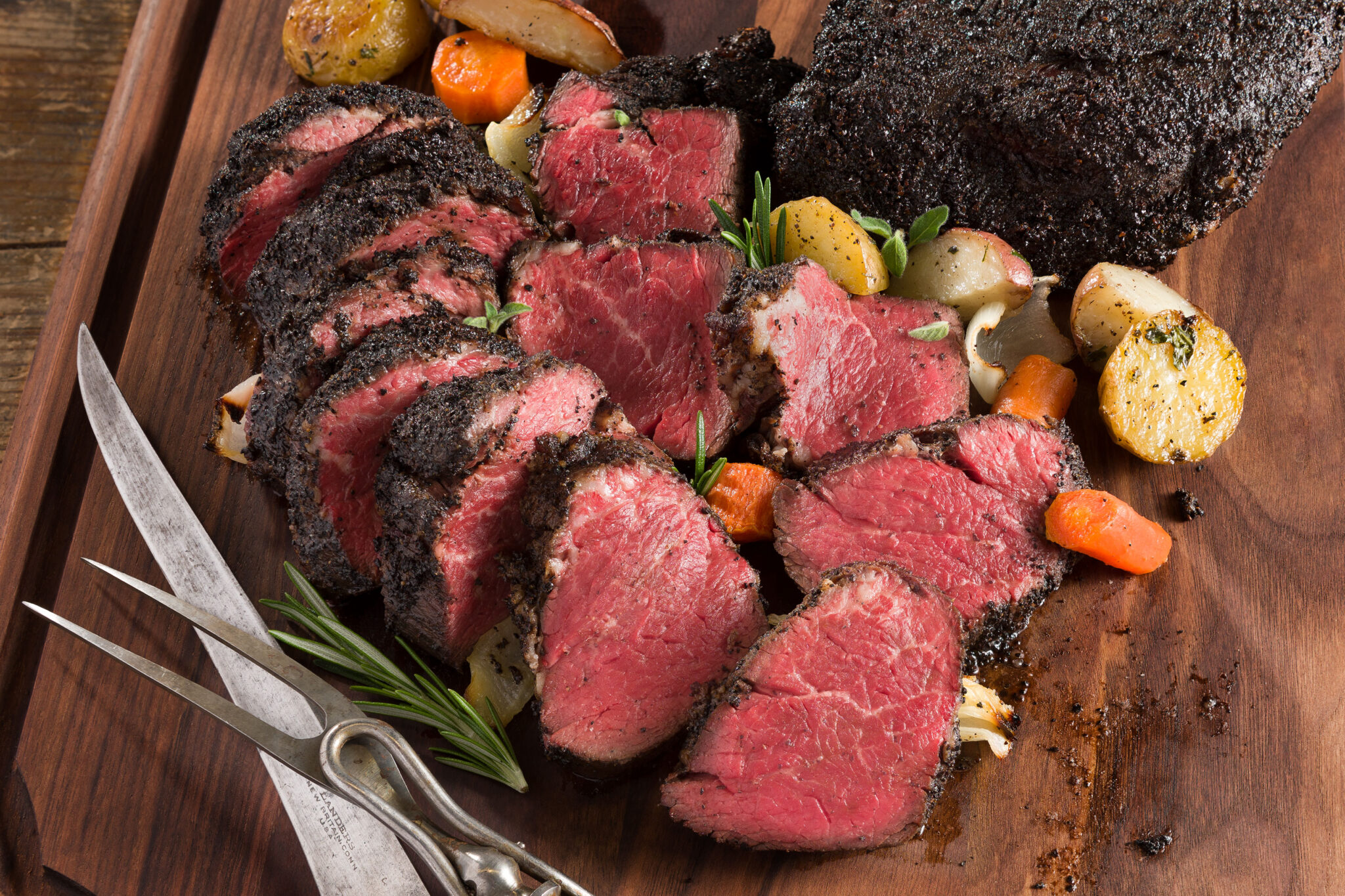 Coffee-Rubbed Beef Tenderloin Recipe - Hi Boox