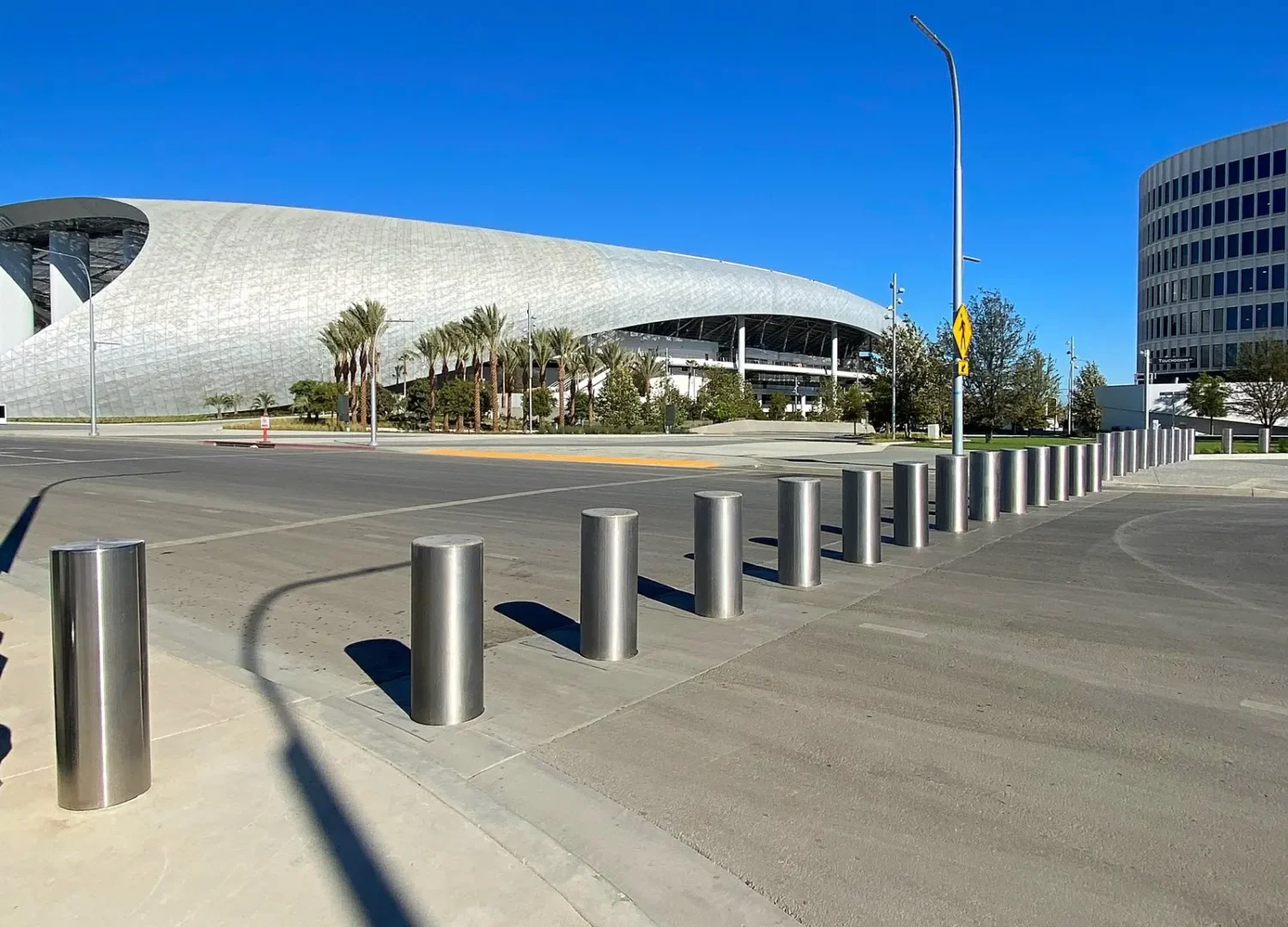 Understanding Urban Design ─ Bollards and Barriers - Hi Boox