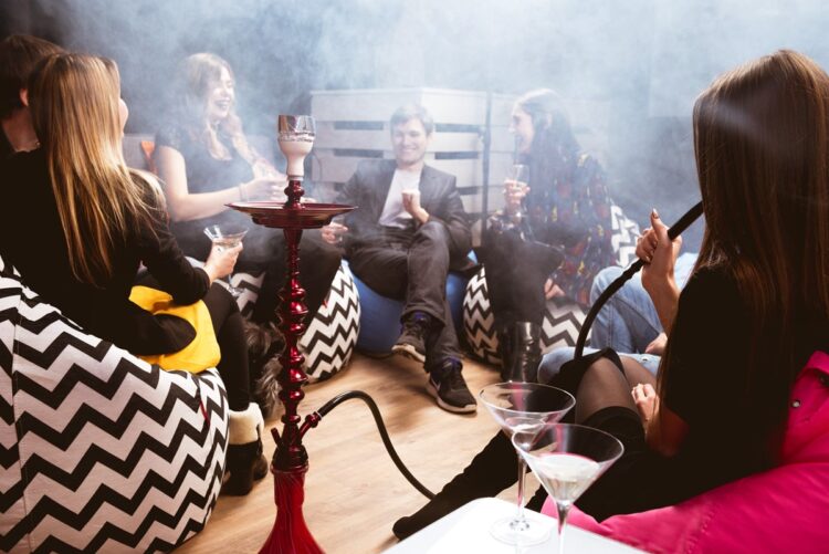 Puffing with Poise ─ Understanding the Etiquette of Hookah Sessions ...